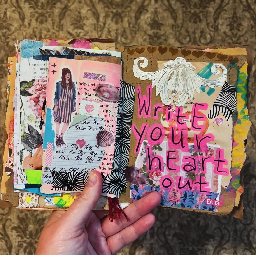 17 Stunning Art Journal Ideas For Creativity.