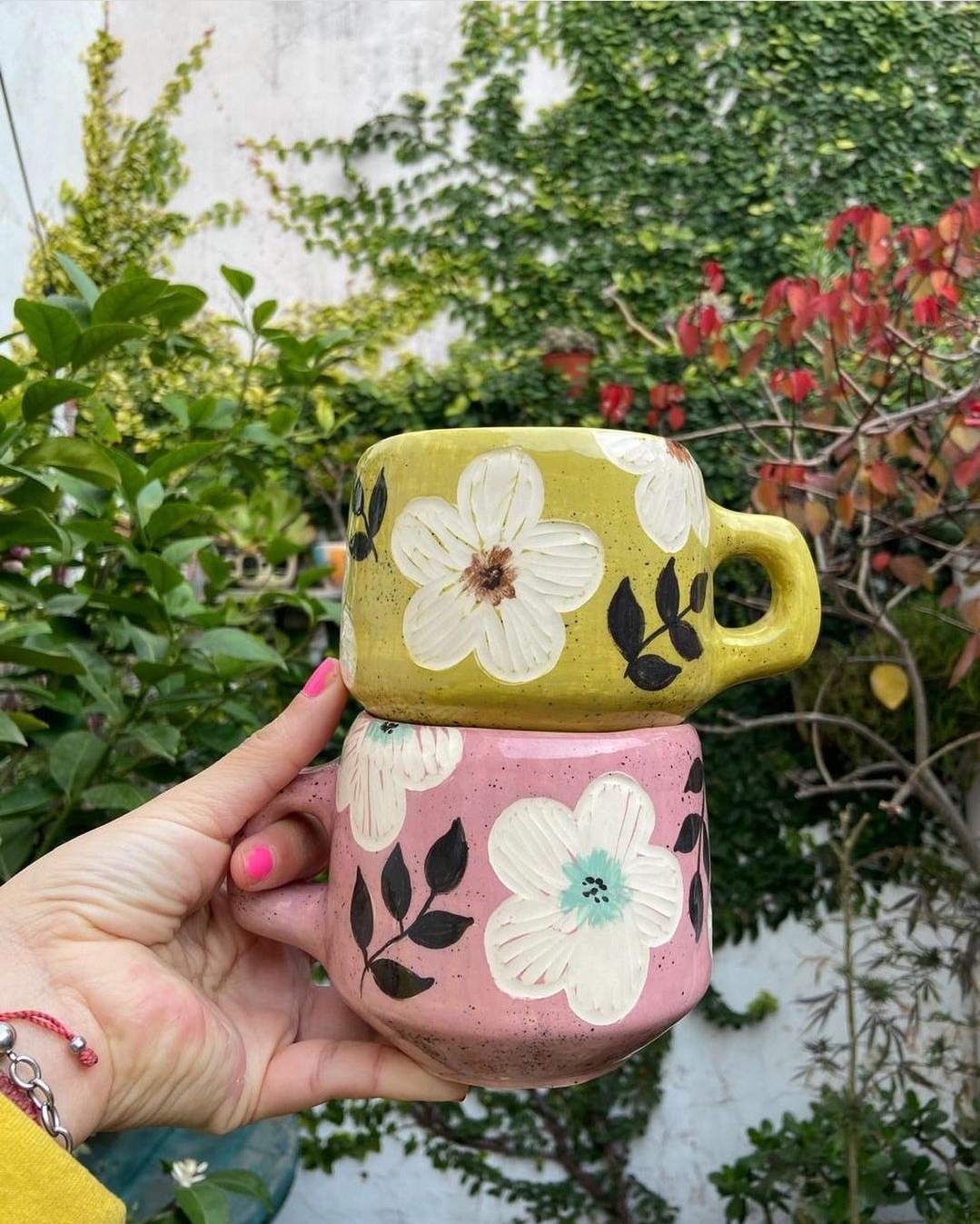 24 Colorful Painted Pottery Ideas For Inspiration.