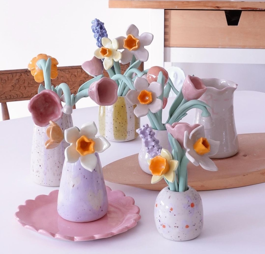 24 Colorful Painted Pottery Ideas For Inspiration.