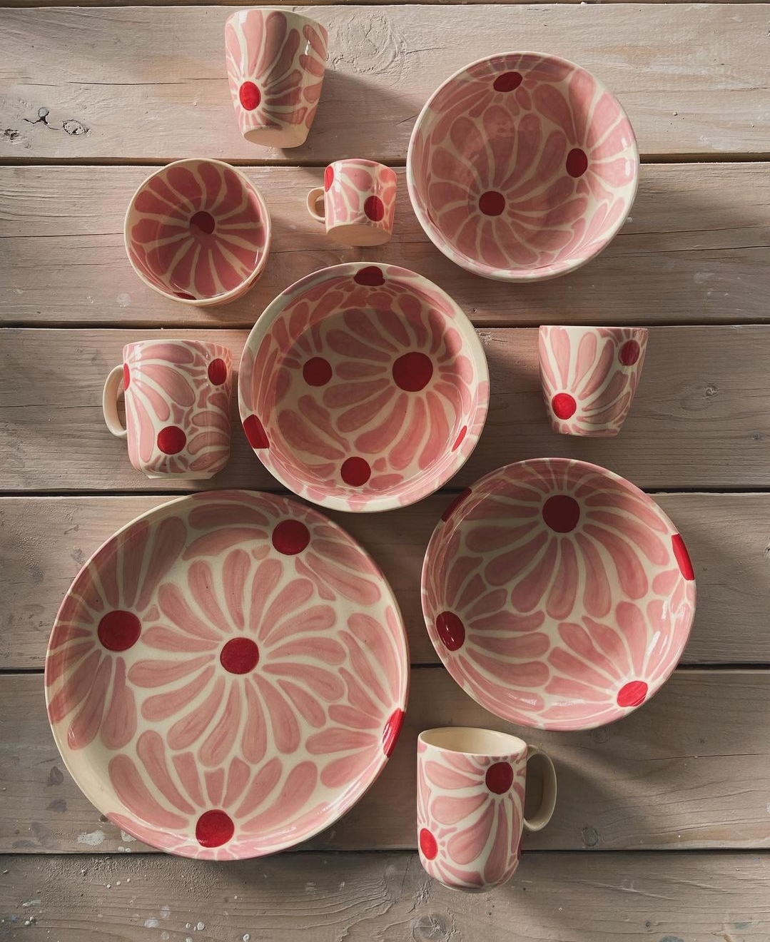 24 Colorful Painted Pottery Ideas For Inspiration.